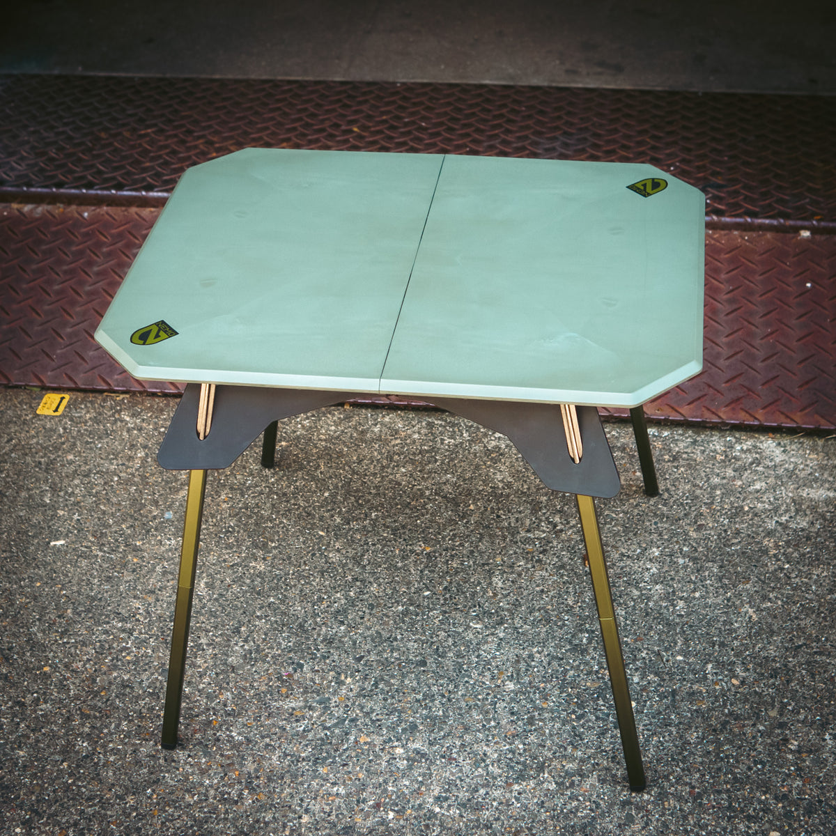 NEMO MOONLANDER TABLE – mountain mountain factory